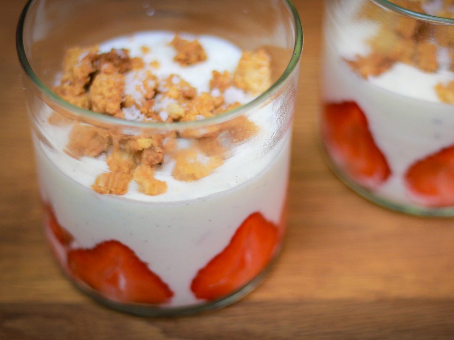 Recette de la mousse légère de fromage blanc et fraises - HerveCuisine.com