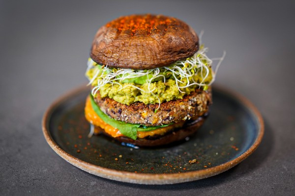 Recette du burger végétal aux haricots rouges - HerveCuisine.com