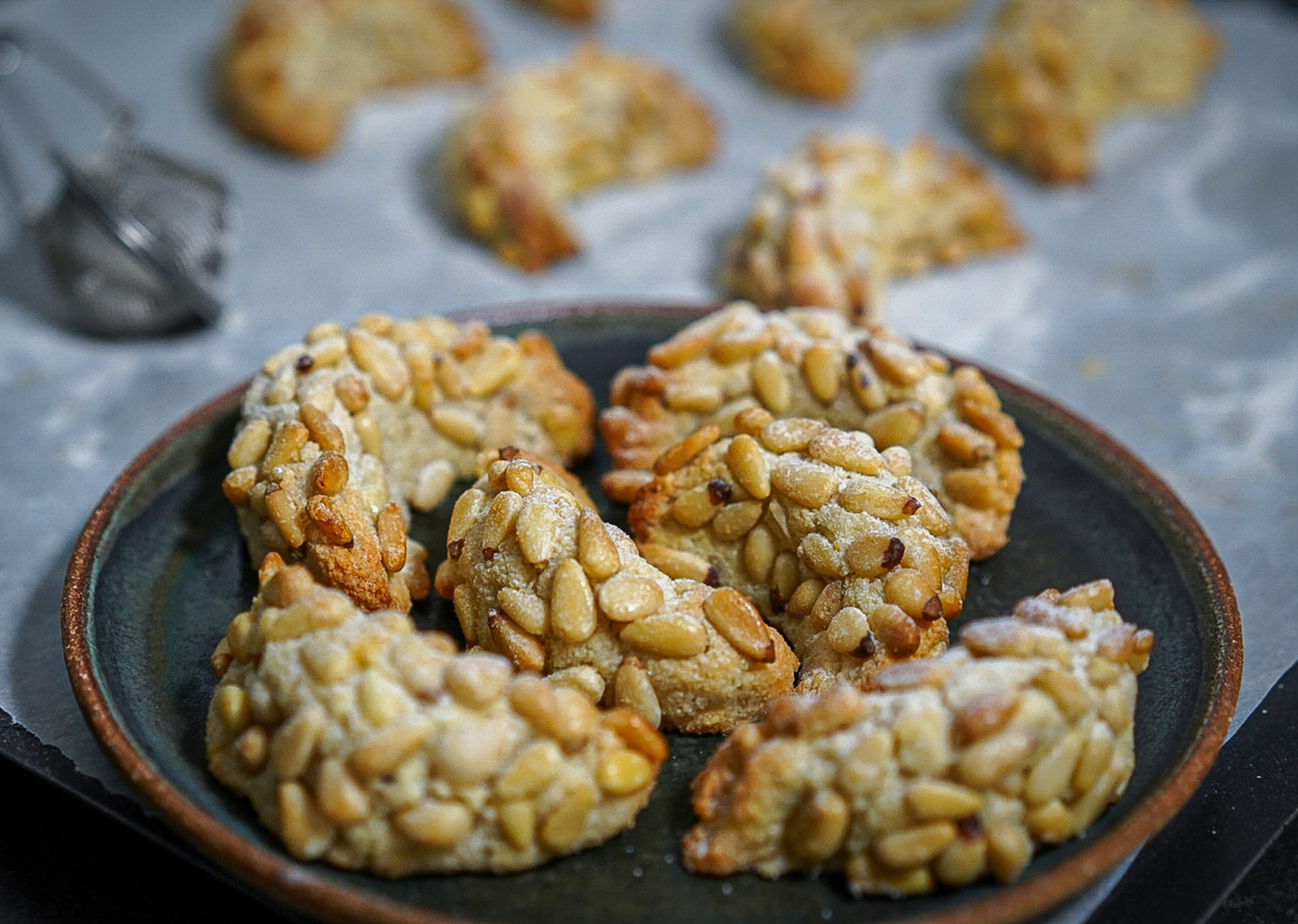 Recette des croissants amande pignon fleur d'oranger - HerveCuisine.com