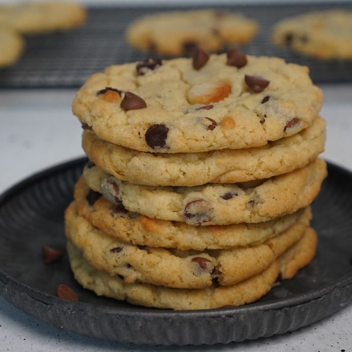 Recette des maxi cookies noix chocolat - HerveCuisine.com