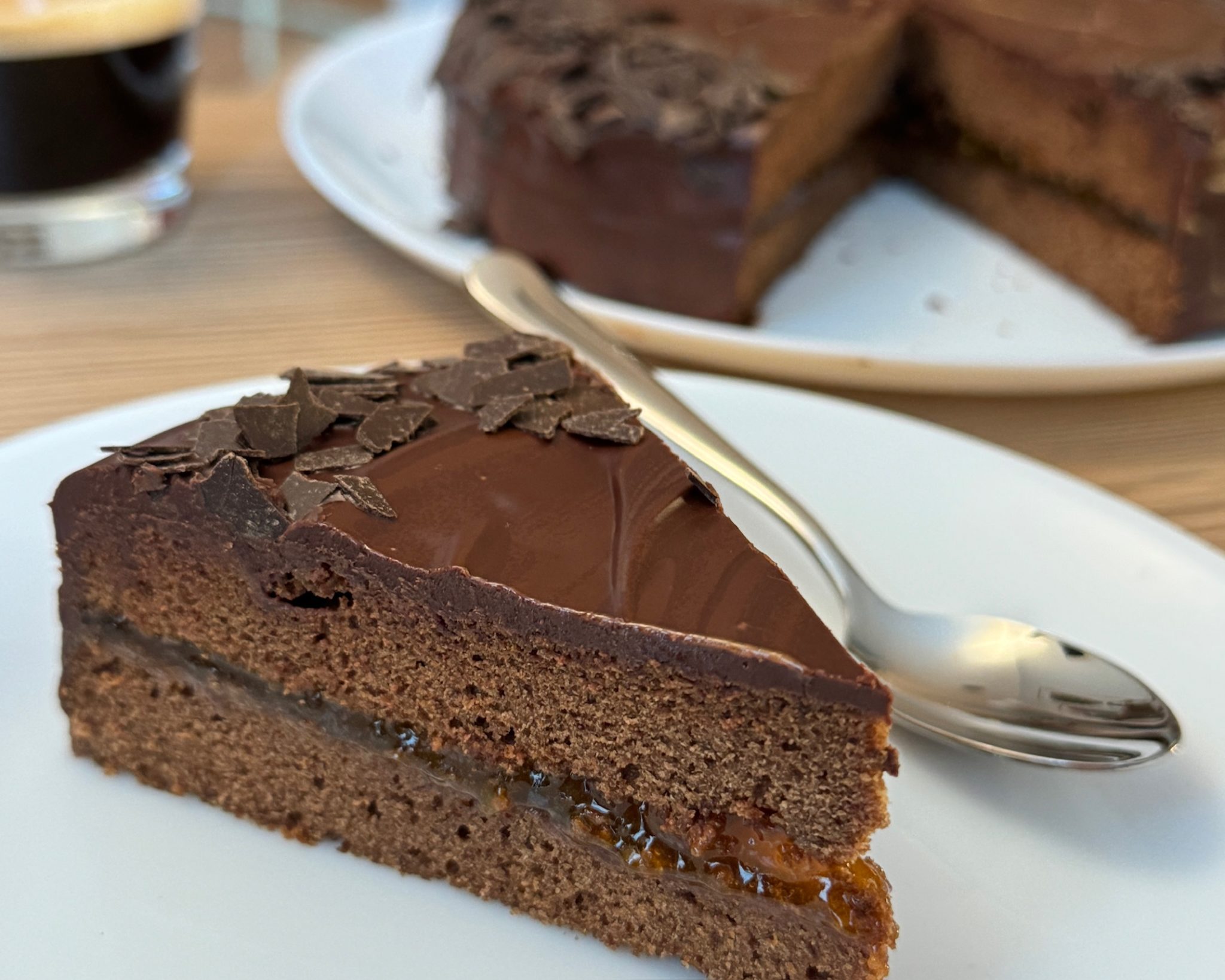 Recette de la Sachertorte ou tarte Sacher Autrichienne - HerveCuisine.com